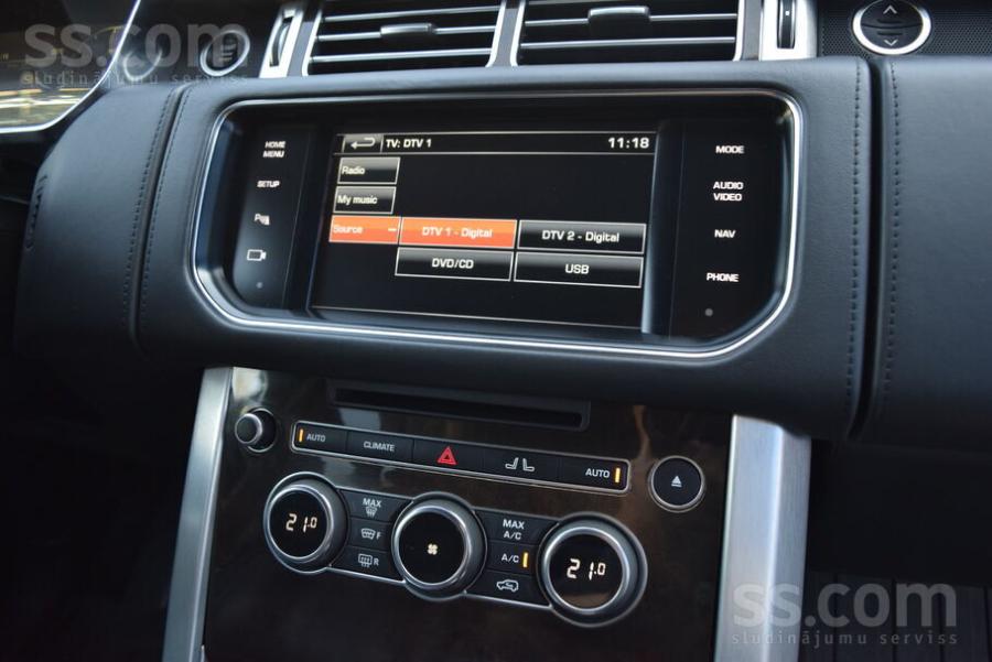 Black Land Rover Range Rover 2015 in Riga, with an engine capacity of 4.40 L and mileage of 147 thousand km for 30000 €, photo 8 on AUTOMOTO.COM.LV