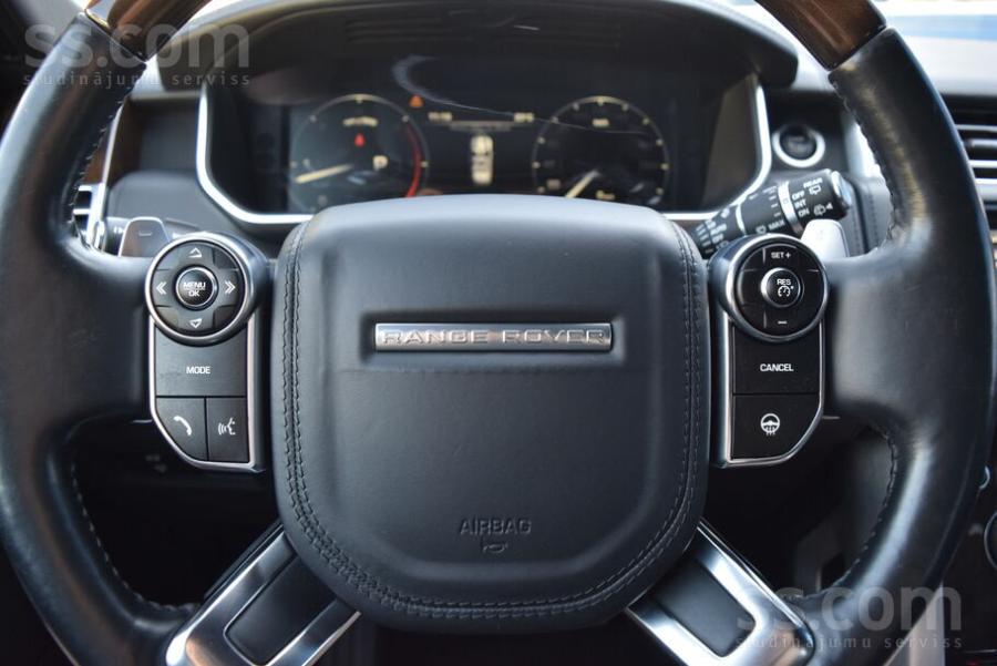 Black Land Rover Range Rover 2015 in Riga, with an engine capacity of 4.40 L and mileage of 147 thousand km for 30000 €, photo 12 on AUTOMOTO.COM.LV