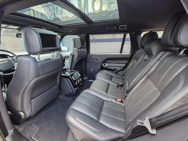 Black Land Rover Range Rover 2015 in Klaipeda, with an engine capacity of 5.00 L and mileage of 0 thousand km for 19900 €, photo 10 on AUTOMOTO.COM.LV