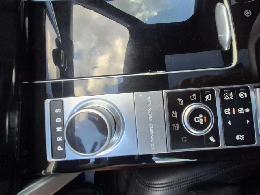 Black Land Rover Range Rover 2015 in Klaipeda, with an engine capacity of 5.00 L and mileage of 0 thousand km for 19900 €, photo 17 on AUTOMOTO.COM.LV