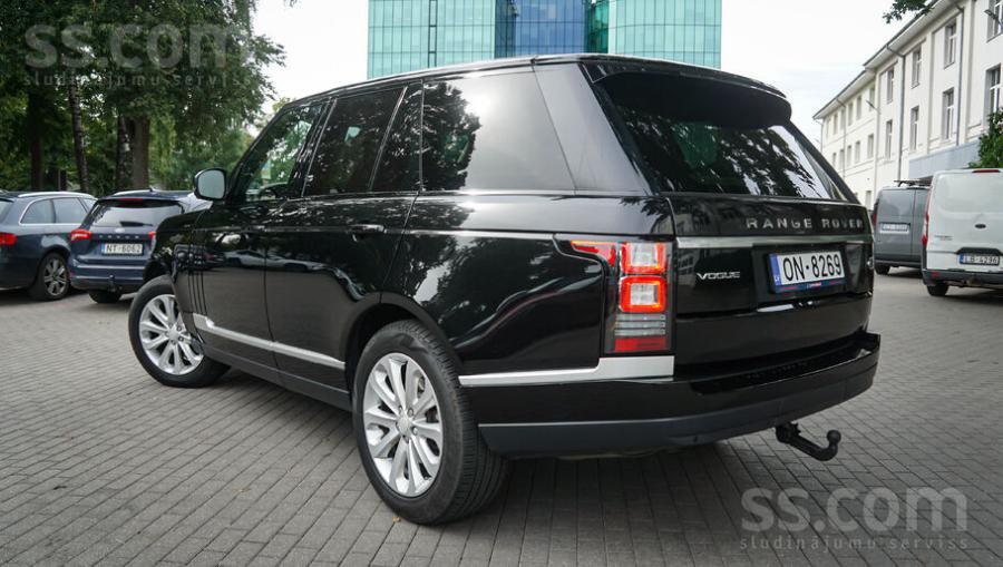 Black Land Rover Range Rover 2015 in Riga, with an engine capacity of 3.00 L and mileage of 207 thousand km for 22950 €, photo 9 on AUTOMOTO.COM.LV