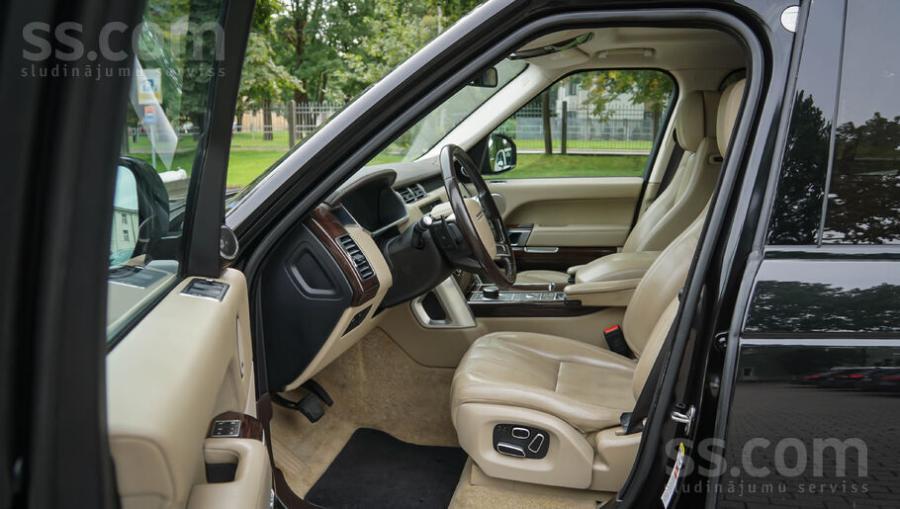Black Land Rover Range Rover 2015 in Riga, with an engine capacity of 3.00 L and mileage of 207 thousand km for 22950 €, photo 10 on AUTOMOTO.COM.LV