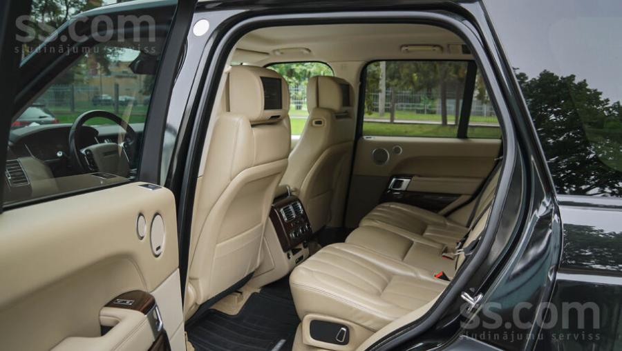 Black Land Rover Range Rover 2015 in Riga, with an engine capacity of 3.00 L and mileage of 207 thousand km for 22950 €, photo 12 on AUTOMOTO.COM.LV