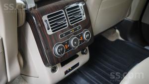 Black Land Rover Range Rover 2015 in Riga, with an engine capacity of 3.00 L and mileage of 207 thousand km for 22950 €, photo 14 on AUTOMOTO.COM.LV