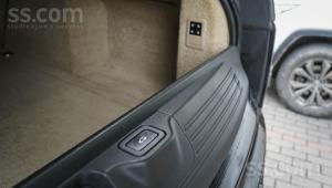 Black Land Rover Range Rover 2015 in Riga, with an engine capacity of 3.00 L and mileage of 207 thousand km for 22950 €, photo 16 on AUTOMOTO.COM.LV