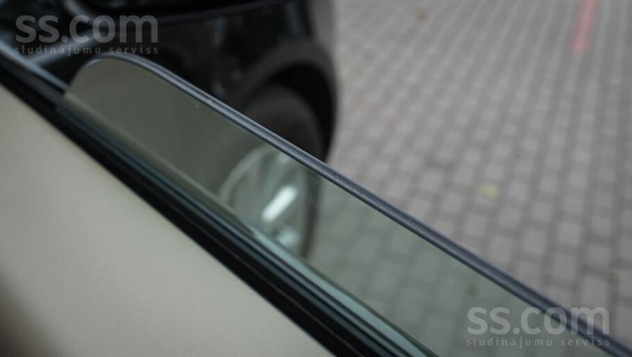Black Land Rover Range Rover 2015 in Riga, with an engine capacity of 3.00 L and mileage of 207 thousand km for 22950 €, photo 20 on AUTOMOTO.COM.LV