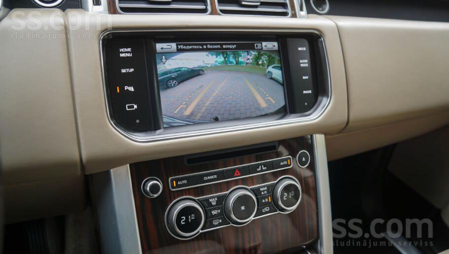Black Land Rover Range Rover 2015 in Riga, with an engine capacity of 3.00 L and mileage of 207 thousand km for 22950 €, photo 28 on AUTOMOTO.COM.LV