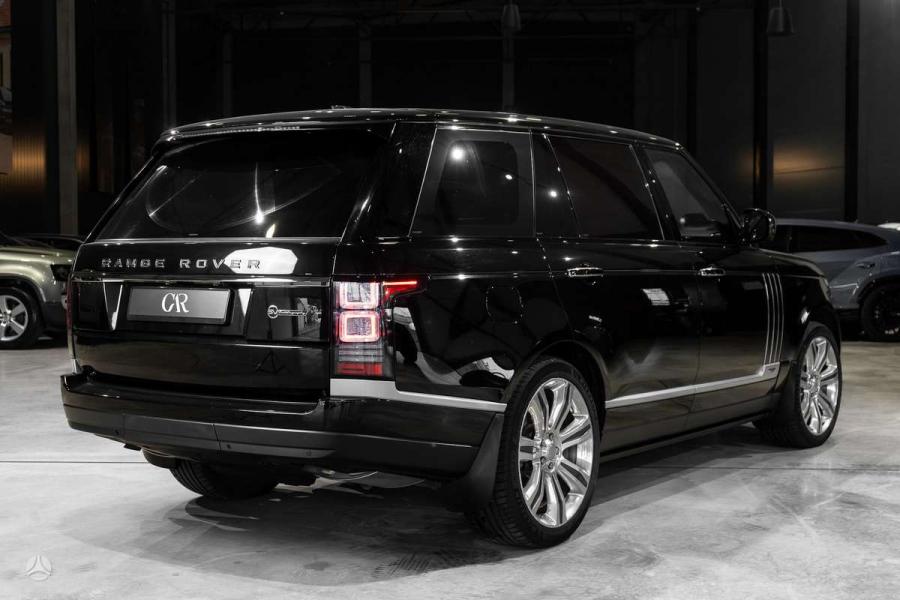 Black Land Rover Range Rover 2015 in Riga, with an engine capacity of 4.37 L and mileage of 165 thousand km for 31000 €, photo 5 on AUTOMOTO.COM.LV