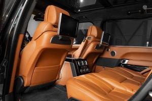 Black Land Rover Range Rover 2015 in Riga, with an engine capacity of 4.37 L and mileage of 165 thousand km for 31000 €, photo 14 on AUTOMOTO.COM.LV