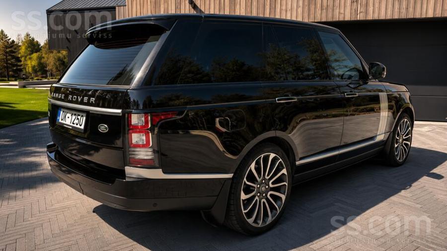 Melns Land Rover Range Rover 2016 Liepāja, ar dzinēja tilpumu 4.40 L un nobraukumu 0 tūkst. km par 24600 €, foto 4 vietnē AUTOMOTO.COM.LV