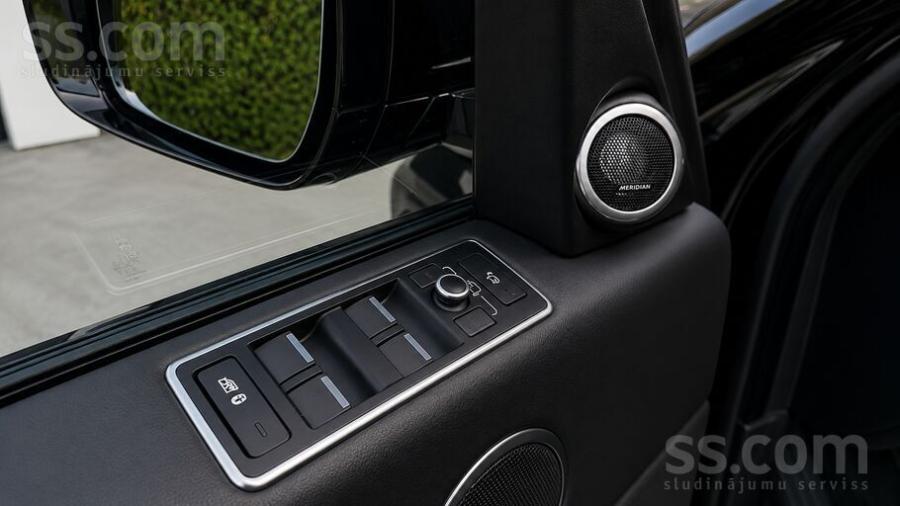 Melns Land Rover Range Rover 2016 Liepāja, ar dzinēja tilpumu 4.40 L un nobraukumu 0 tūkst. km par 24600 €, foto 26 vietnē AUTOMOTO.COM.LV