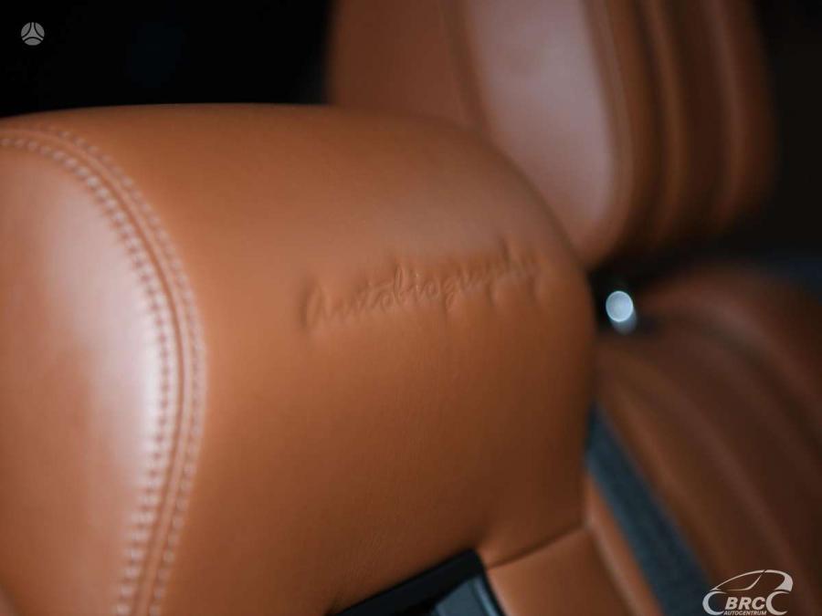 Black Land Rover Range Rover 2016 in Vilnius, with an engine capacity of 4.37 L and mileage of 272 thousand km for 27400 €, photo 17 on AUTOMOTO.COM.LV