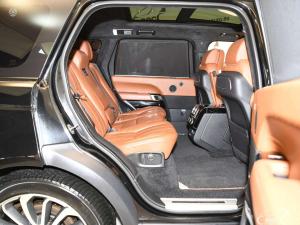 Melns Land Rover Range Rover 2016 Viļņa, ar dzinēja tilpumu 4.37 L un nobraukumu 272 tūkst. km par 26900 €, foto 14 vietnē AUTOMOTO.COM.LV