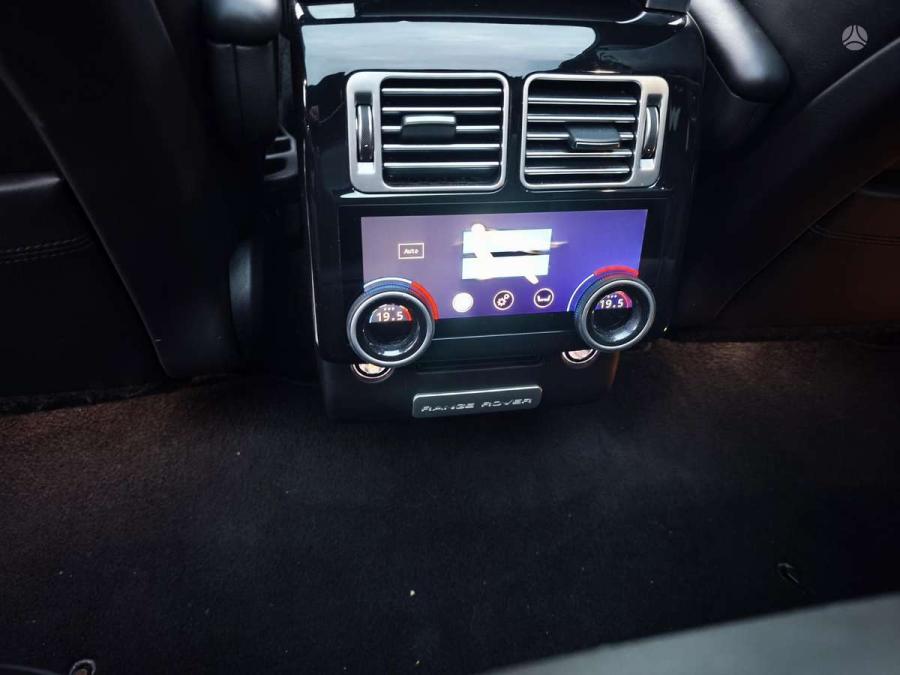Melns Land Rover Range Rover 2016 Šauļi, ar dzinēja tilpumu 2.99 L un nobraukumu 258 tūkst. km par 27500 €, foto 16 vietnē AUTOMOTO.COM.LV