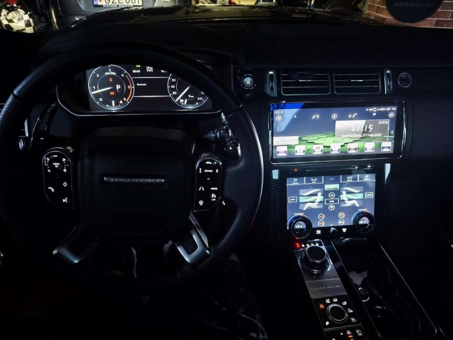 Melns Land Rover Range Rover 2016 Šauļi, ar dzinēja tilpumu 2.99 L un nobraukumu 258 tūkst. km par 27500 €, foto 17 vietnē AUTOMOTO.COM.LV