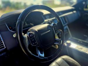Melns Land Rover Range Rover 2016 Tauragė, ar dzinēja tilpumu 4.37 L un nobraukumu 278 tūkst. km par 18500 €, foto 13 vietnē AUTOMOTO.COM.LV