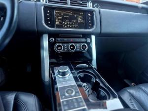 Melns Land Rover Range Rover 2016 Tauragė, ar dzinēja tilpumu 4.37 L un nobraukumu 278 tūkst. km par 18500 €, foto 15 vietnē AUTOMOTO.COM.LV