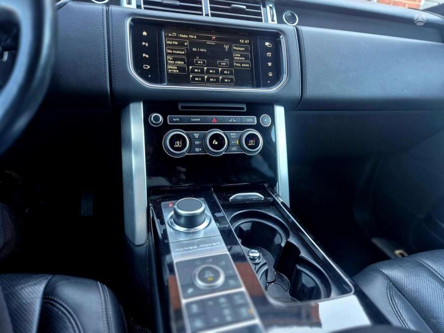 Melns Land Rover Range Rover 2016 Tauragė, ar dzinēja tilpumu 4.37 L un nobraukumu 278 tūkst. km par 18500 €, foto 15 vietnē AUTOMOTO.COM.LV