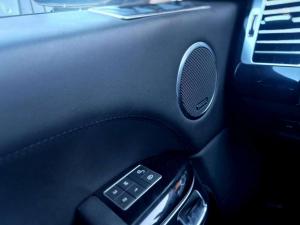 Melns Land Rover Range Rover 2016 Tauragė, ar dzinēja tilpumu 4.37 L un nobraukumu 278 tūkst. km par 18500 €, foto 18 vietnē AUTOMOTO.COM.LV