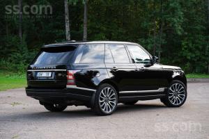 Melns Land Rover Range Rover 2016 Rīga, ar dzinēja tilpumu 4.40 L un nobraukumu 147 tūkst. km par 31399 €, foto 4 vietnē AUTOMOTO.COM.LV
