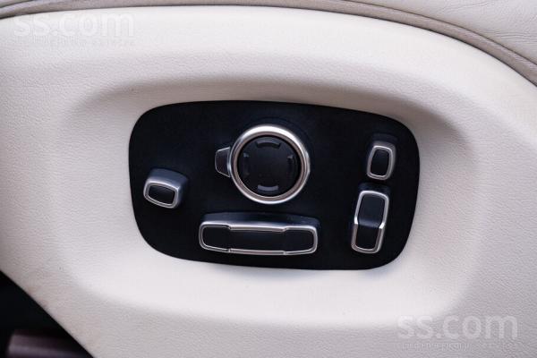 Melns Land Rover Range Rover 2016 Rīga, ar dzinēja tilpumu 4.40 L un nobraukumu 147 tūkst. km par 31399 €, foto 11 vietnē AUTOMOTO.COM.LV