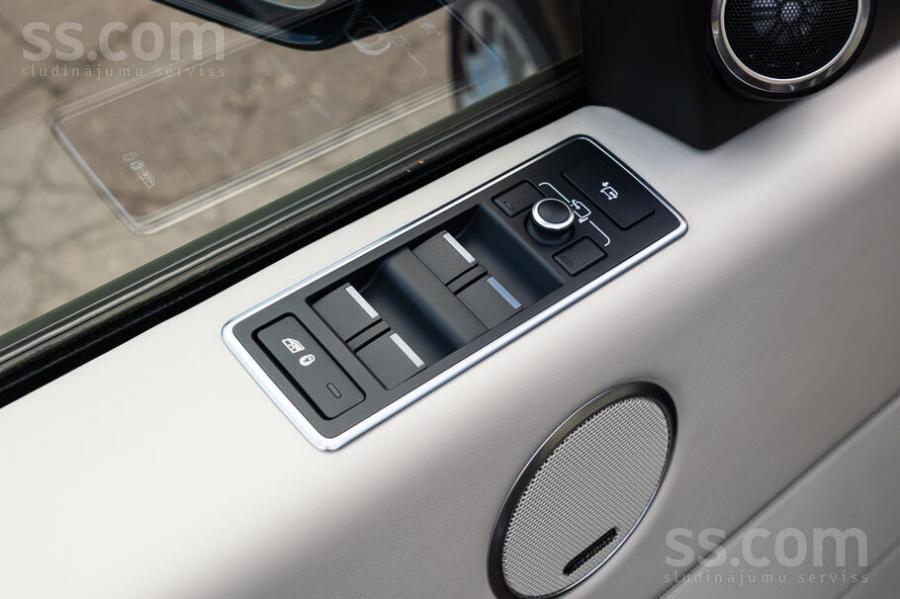 Melns Land Rover Range Rover 2016 Rīga, ar dzinēja tilpumu 4.40 L un nobraukumu 147 tūkst. km par 31399 €, foto 14 vietnē AUTOMOTO.COM.LV