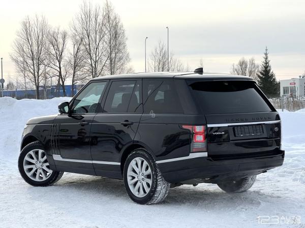 Black Land Rover Range Rover 2017 in Taurage, with an engine capacity of 3.00 L and mileage of 269 thousand km for 21500 €, photo 6 on AUTOMOTO.COM.LV