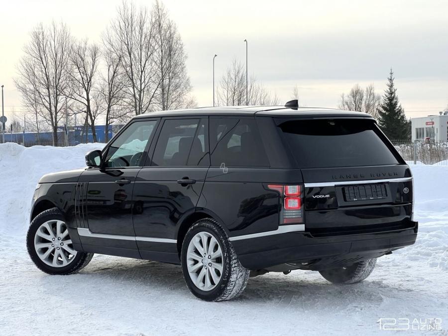 Black Land Rover Range Rover 2017 in Taurage, with an engine capacity of 3.00 L and mileage of 269 thousand km for 21500 €, photo 6 on AUTOMOTO.COM.LV