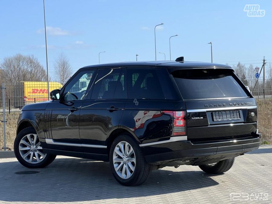 Black Land Rover Range Rover 2017 in Taurage, with an engine capacity of 3.00 L and mileage of 269 thousand km for 20500 €, photo 6 on AUTOMOTO.COM.LV