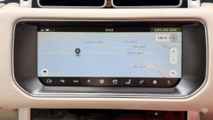 Melns Land Rover Range Rover 2017 Kauņa, ar dzinēja tilpumu 3.00 L un nobraukumu 199 tūkst. km par 14999 €, foto 9 vietnē AUTOMOTO.COM.LV
