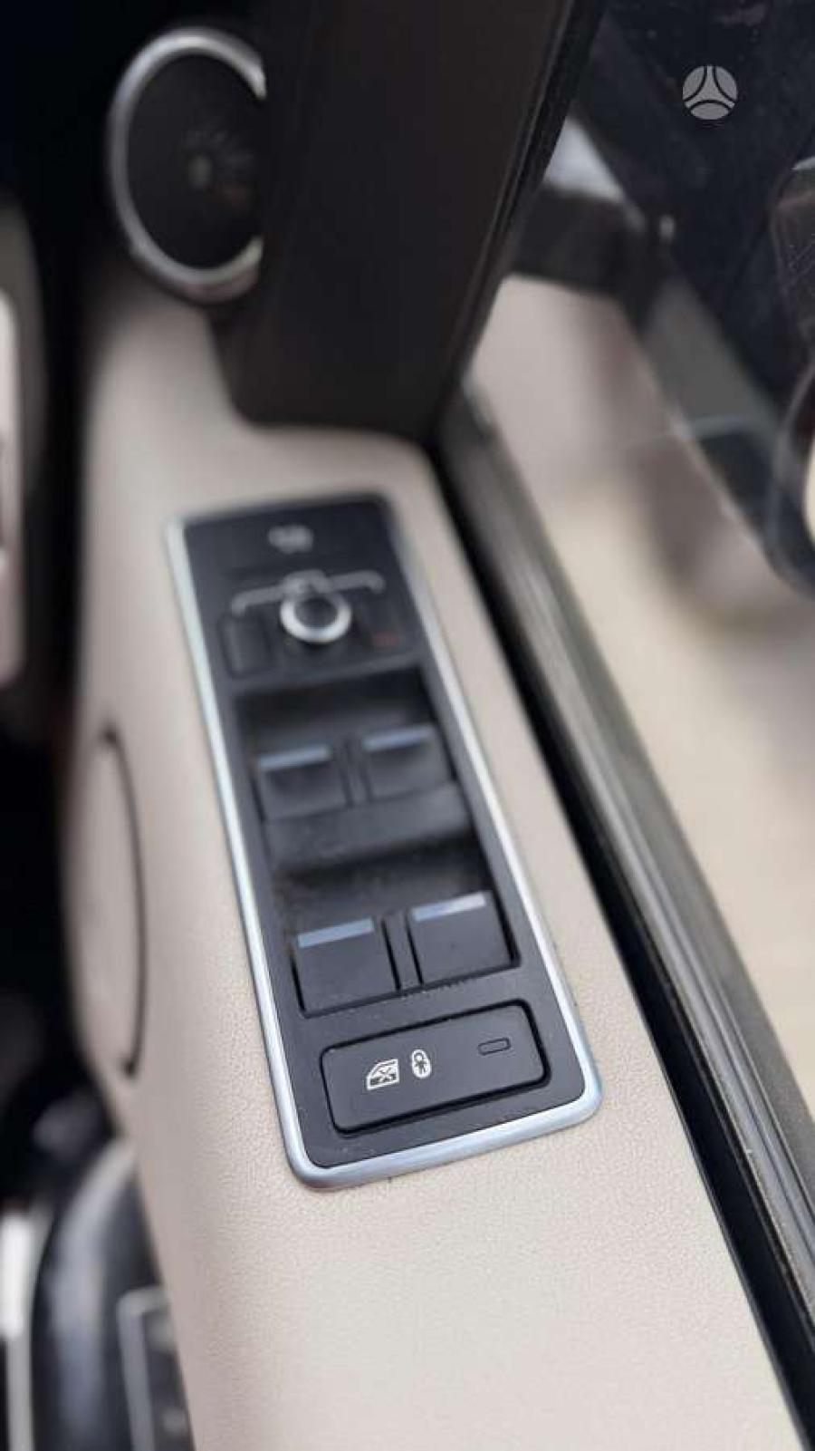 Melns Land Rover Range Rover 2017 Kauņa, ar dzinēja tilpumu 3.00 L un nobraukumu 199 tūkst. km par 14999 €, foto 23 vietnē AUTOMOTO.COM.LV