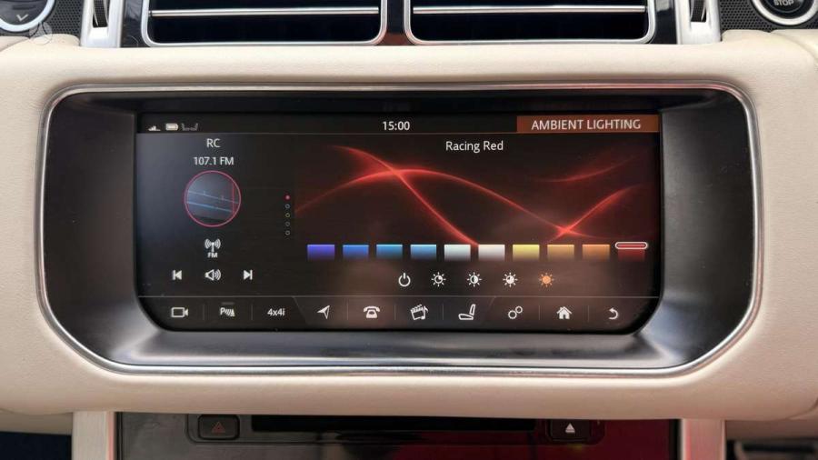 Melns Land Rover Range Rover 2017 Kauņa, ar dzinēja tilpumu 3.00 L un nobraukumu 199 tūkst. km par 14999 €, foto 26 vietnē AUTOMOTO.COM.LV