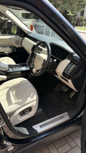 Melns Land Rover Range Rover 2017 Kauņa, ar dzinēja tilpumu 3.00 L un nobraukumu 199 tūkst. km par 14999 €, foto 32 vietnē AUTOMOTO.COM.LV