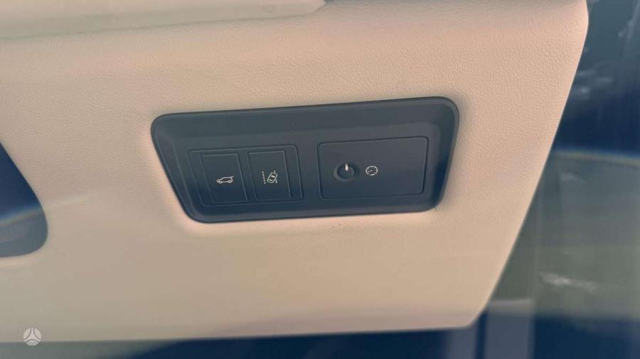 Melns Land Rover Range Rover 2017 Kauņa, ar dzinēja tilpumu 3.00 L un nobraukumu 199 tūkst. km par 14999 €, foto 49 vietnē AUTOMOTO.COM.LV