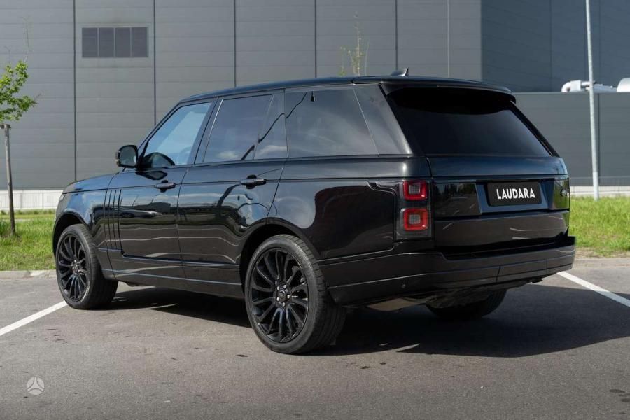 Black Land Rover Range Rover 2017 in Vilnius, with an engine capacity of 4.40 L and mileage of 248 thousand km for 28500 €, photo 5 on AUTOMOTO.COM.LV