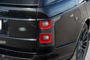 Black Land Rover Range Rover 2017 in Vilnius, with an engine capacity of 4.40 L and mileage of 248 thousand km for 28500 €, photo 7 on AUTOMOTO.COM.LV