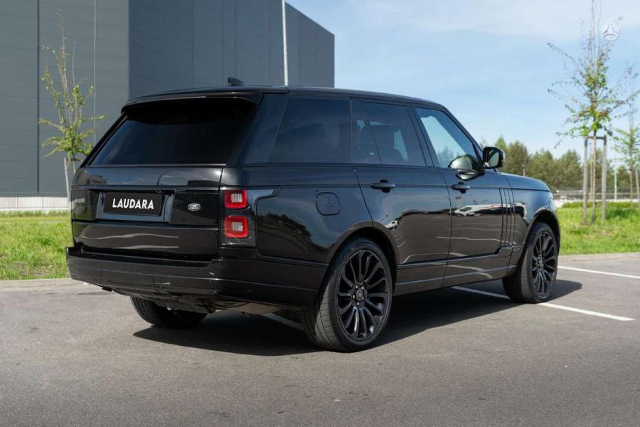 Black Land Rover Range Rover 2017 in Vilnius, with an engine capacity of 4.40 L and mileage of 248 thousand km for 28500 €, photo 8 on AUTOMOTO.COM.LV