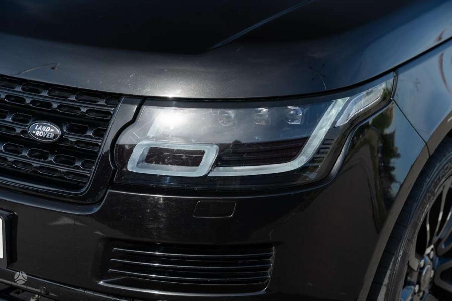 Black Land Rover Range Rover 2017 in Vilnius, with an engine capacity of 4.40 L and mileage of 248 thousand km for 28500 €, photo 11 on AUTOMOTO.COM.LV
