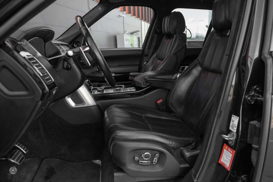 Black Land Rover Range Rover 2017 in Vilnius, with an engine capacity of 4.40 L and mileage of 248 thousand km for 28500 €, photo 13 on AUTOMOTO.COM.LV