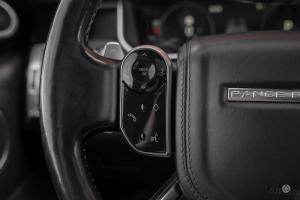 Black Land Rover Range Rover 2017 in Vilnius, with an engine capacity of 4.40 L and mileage of 248 thousand km for 28500 €, photo 19 on AUTOMOTO.COM.LV