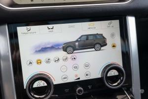 Black Land Rover Range Rover 2017 in Vilnius, with an engine capacity of 4.40 L and mileage of 248 thousand km for 28500 €, photo 21 on AUTOMOTO.COM.LV