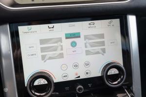 Black Land Rover Range Rover 2017 in Vilnius, with an engine capacity of 4.40 L and mileage of 248 thousand km for 28500 €, photo 23 on AUTOMOTO.COM.LV