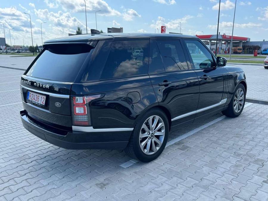 Melns Land Rover Range Rover 2017 Tauragė, ar dzinēja tilpumu 3.00 L un nobraukumu 228 tūkst. km par 18499 €, foto 4 vietnē AUTOMOTO.COM.LV