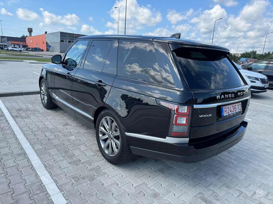 Melns Land Rover Range Rover 2017 Tauragė, ar dzinēja tilpumu 3.00 L un nobraukumu 228 tūkst. km par 18499 €, foto 6 vietnē AUTOMOTO.COM.LV