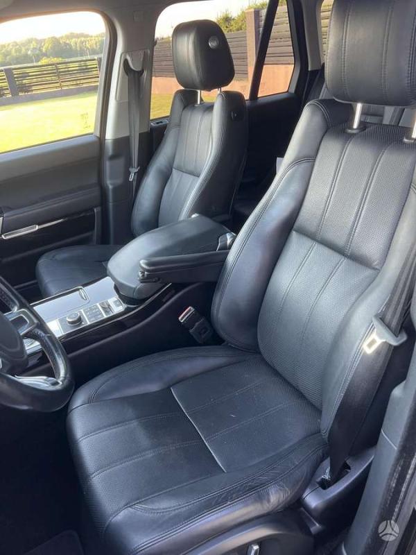 Black Land Rover Range Rover 2017 in Taurage, with an engine capacity of 3.00 L and mileage of 228 thousand km for 18499 €, photo 8 on AUTOMOTO.COM.LV