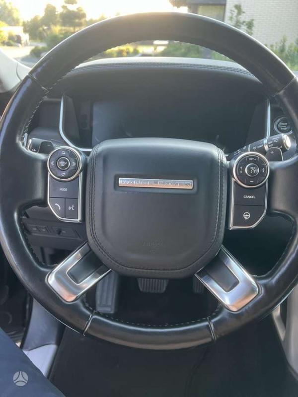 Black Land Rover Range Rover 2017 in Taurage, with an engine capacity of 3.00 L and mileage of 228 thousand km for 18499 €, photo 9 on AUTOMOTO.COM.LV