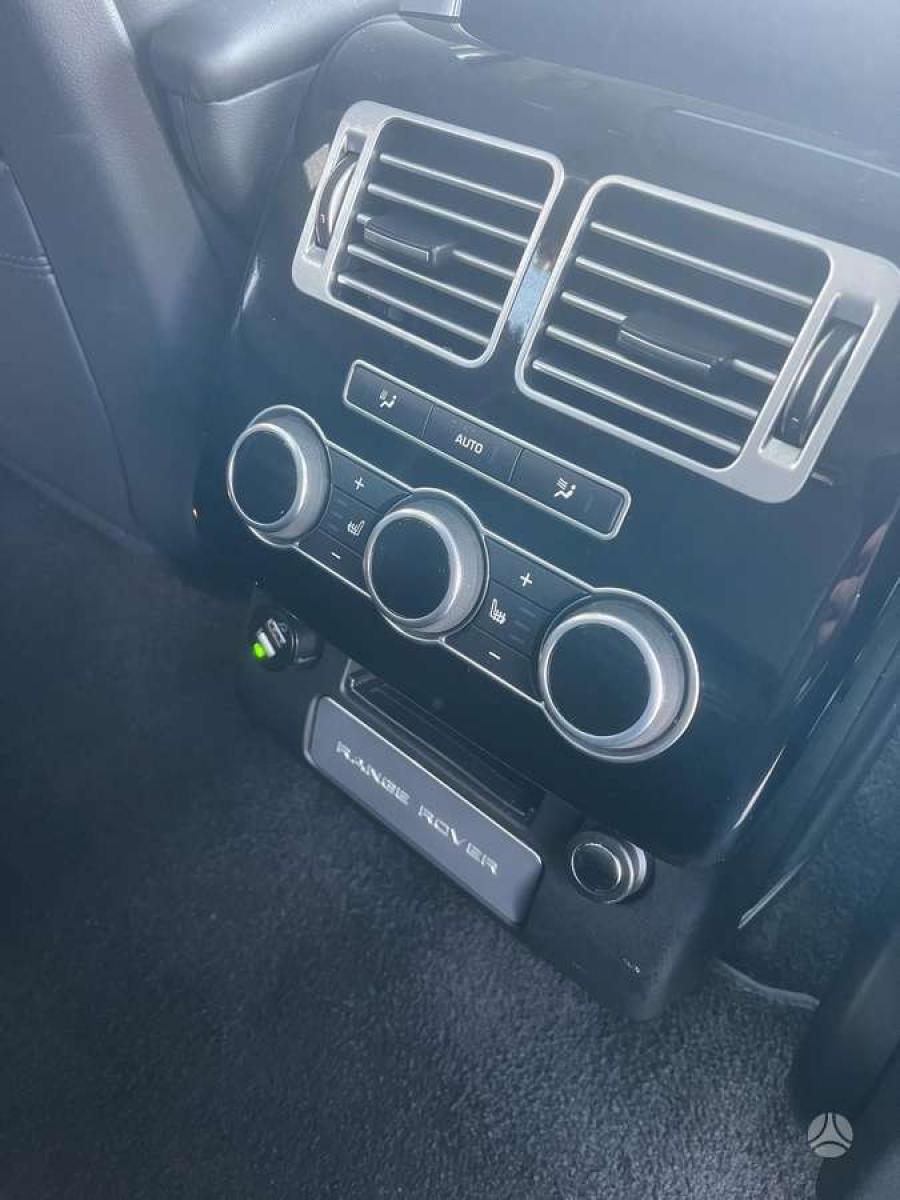 Melns Land Rover Range Rover 2017 Tauragė, ar dzinēja tilpumu 3.00 L un nobraukumu 228 tūkst. km par 18499 €, foto 15 vietnē AUTOMOTO.COM.LV