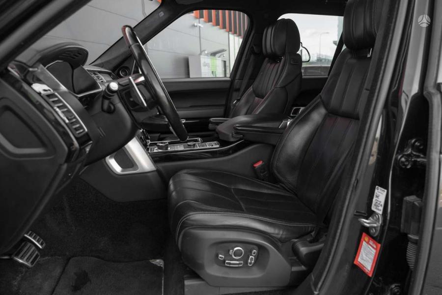 Black Land Rover Range Rover 2017 in Vilnius, with an engine capacity of 4.40 L and mileage of 249 thousand km for 27950 €, photo 13 on AUTOMOTO.COM.LV