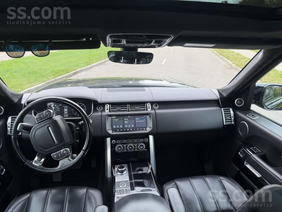 Black Land Rover Range Rover 2017 in Riga, with an engine capacity of 4.40 L and mileage of 162 thousand km for 28500 €, photo 7 on AUTOMOTO.COM.LV