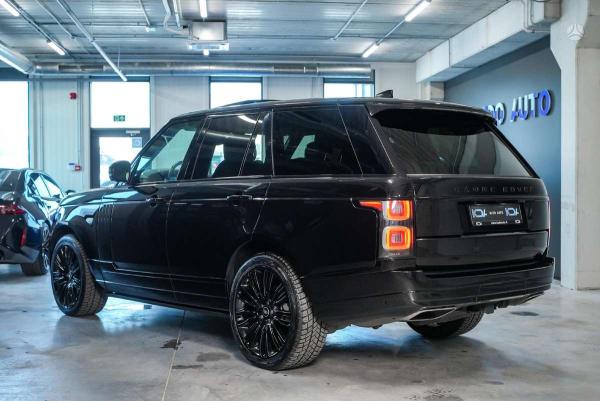 Black Land Rover Range Rover 2018 in Marijampole, with an engine capacity of 2.99 L and mileage of 61 thousand km for 44950 €, photo 8 on AUTOMOTO.COM.LV